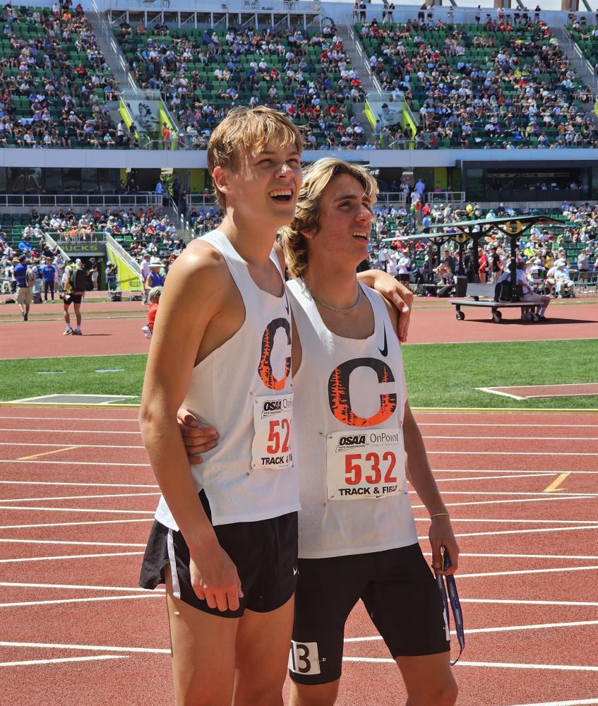 DyeStat.com - News - Running Into The Record Books Side By Side, Crater ...